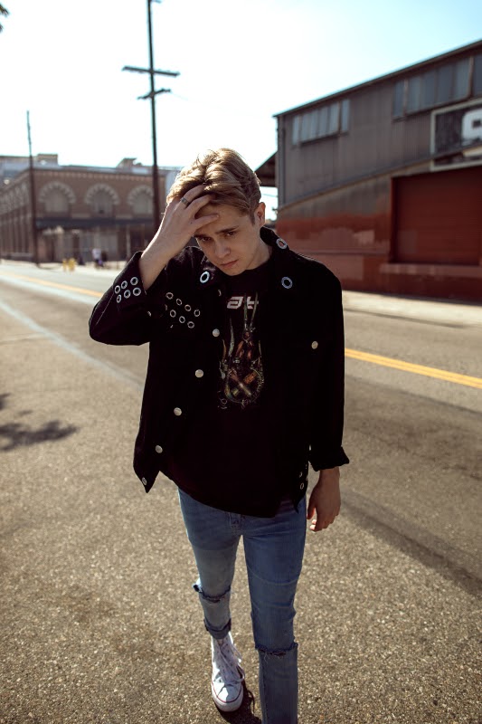 Getting to know pop musician Devin Kennedy – Raudio